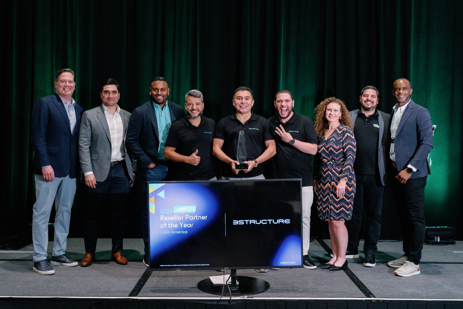 3STRUCTURE: Maior Revendedor LATAM Veeam | 3STRUCTURE